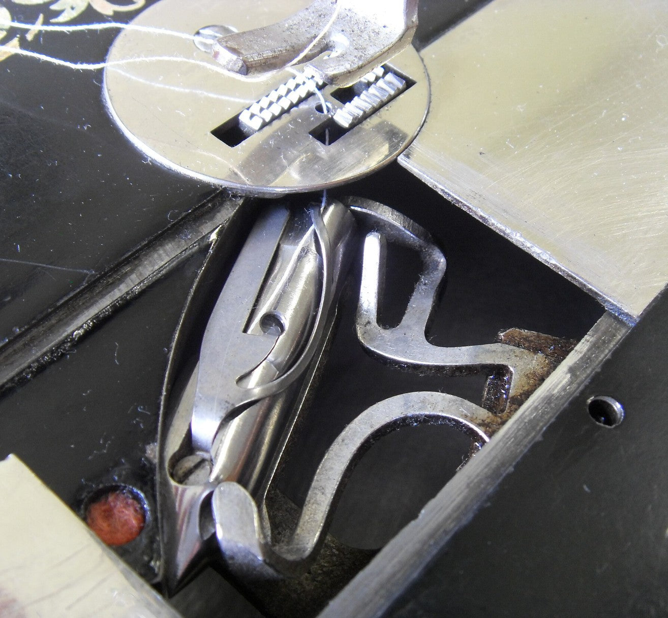 Vibrating Shuttle Sewing Machines – Sewing Machine Decals
