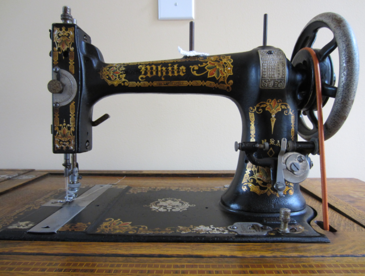 White Sewing Machines – Sewing Machine Decals